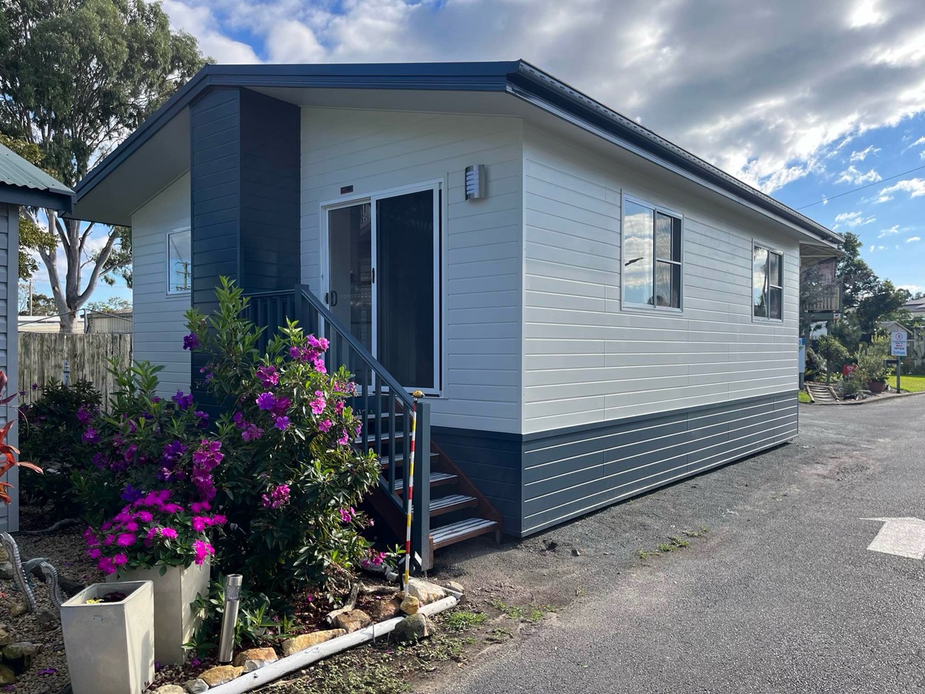 Dunbogan Caravan Park combats future floods with floating cabins ...