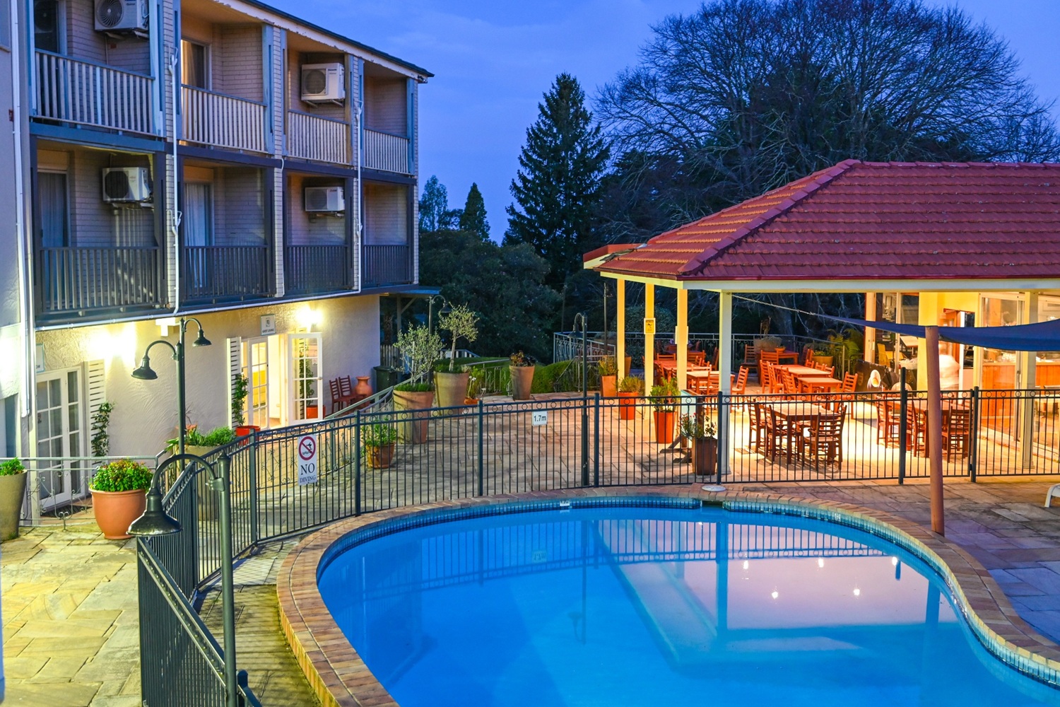 Time to fall back in love again with mid-market hotels - AccomNews